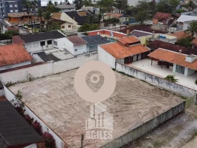 Apartamentos perto do mar em Matinhos