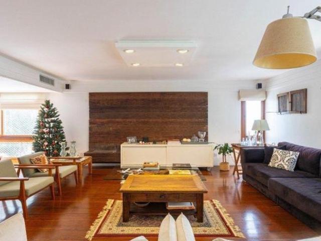 Apartamento193m² privativos, 3 dormitórios 2 suítes, 3 vagas