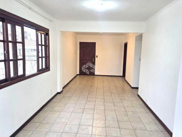 Apartemento 2 dormitorios churrasqueira dependencia wc auxiliar Desocuoado