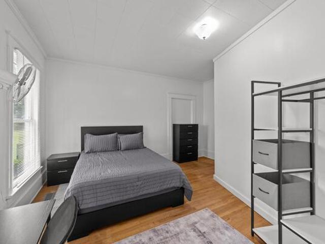 Apex Home, a 5 minute walk to transit stop or downtown Apex