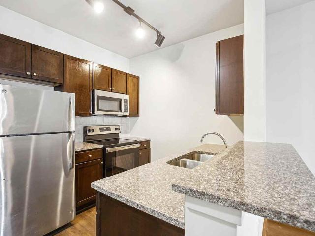Apex West Midtown 2 Bedroom Apartment for Rent at 1133 Huff Rd Nw, Atlanta, GA 30318 Blandtown