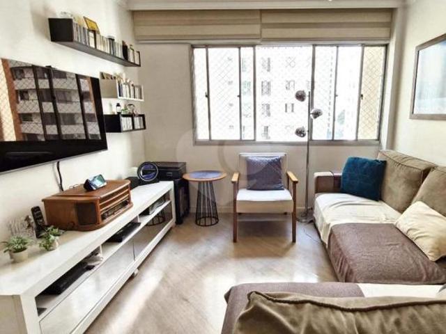 Apê 71m² Moema. 2 quartos, cozinha integrada, 1 vaga, fora da rota de avião, localização estratégica