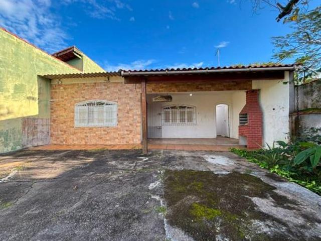 Apenas 100 Metros da Praia! Casa com 2 Suítes e Terreno de 300 m² no Gaivota