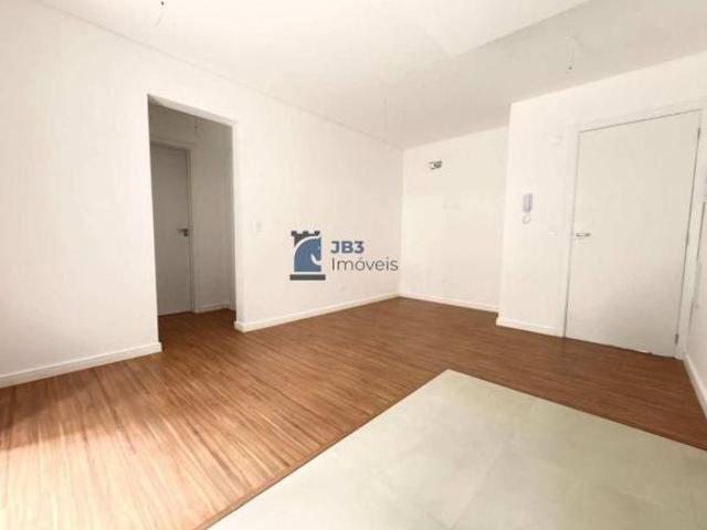 Apenas 900 metros Universidade Positivo, com 2 quartos, 1 vaga