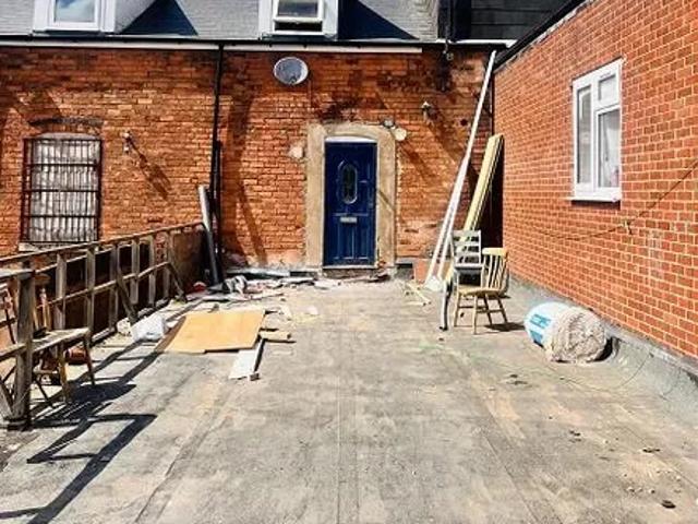 Aphamia, 262 High Street, Gravelly Hill, B23 6SN, United Kingdom | 3 bed apartment for rent #140658838 | Rentberry