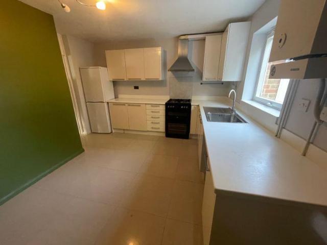 Aplin Way, London, TW7 4 bed house to rent £3,200 pcm £738 pw