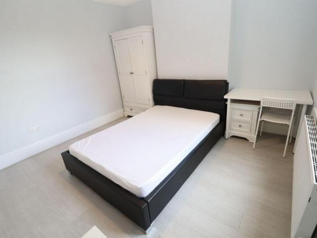 Appealing double bedroom in Catford Has a Room