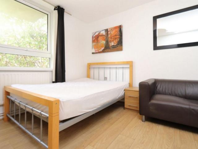 Appealing double bedroom in Poplar Has a Room