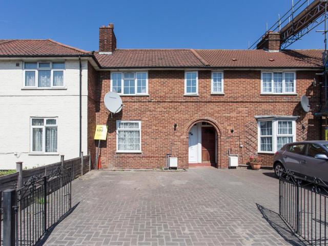 Appealing double bedroom near the Acton Central train station Has a Room
