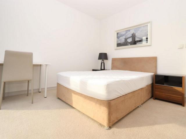Appealing double bedroom near Westcombe Park station Has a Room