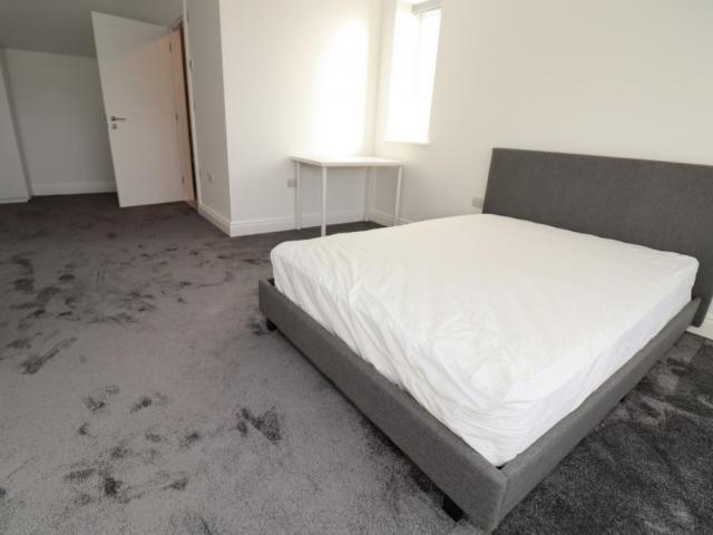 Appealing double ensuite bedroom in Enfield Has a Room