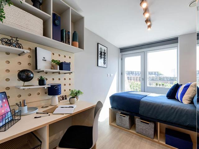 Appealing double ensuite bedroom, near the popular London Stadium Has a Room