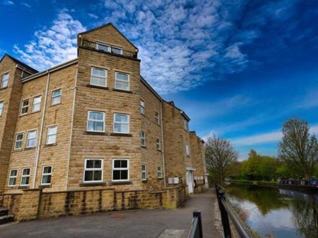 Apperley Bridge, Waters Walk, Bradford, 2 Bedroom Flat
