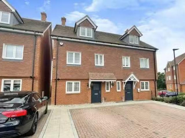 Appian Way, Chineham, BASINGSTOKE
