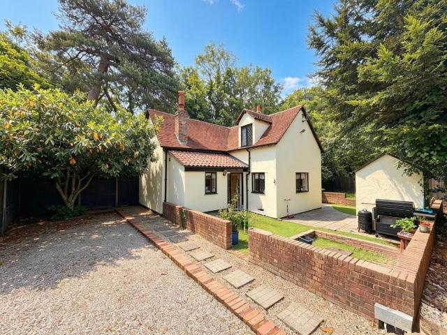 Warley Road Great Warley, Brentwood CM13, 3 bed cottage to rent, £1,995 pcm | PrimeLocation
