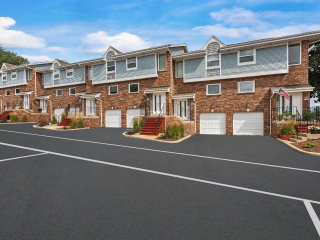 Apple Valley Associates LLC 2 Bedroom Apartment for Rent at W159N8311 8388 Apple Valley Dr. & W158N8398 Steven Mack Dr Menomonee Falls, WI 53051