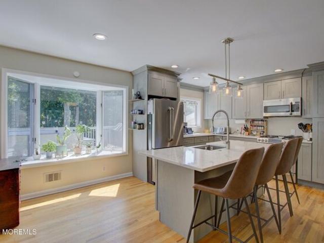Apple Blossom Ln, Middletown, Home For Sale