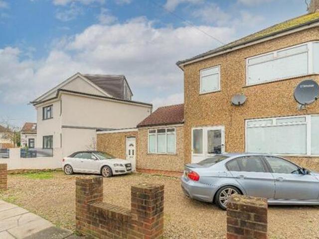 Apple Grove, London, 3 Bedroom Semi detached