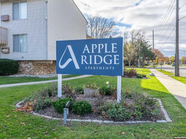 Apple Ridge Apartments 2 Bedroom Apartment for Rent at 9016 5000, 5002, 5004, 5010, 8854, 8856, 8858, 8871, 8873, 8875, 9000, 9002, 9004, 9012, 9014, 9016 N. 90th St, Milwaukee, WI 53225 Timmerman Airport