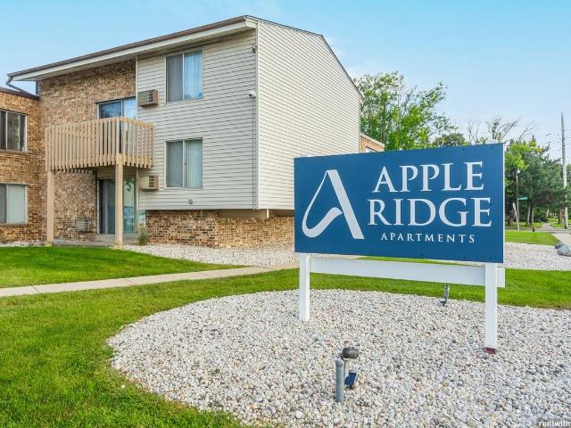 Apple Ridge Apartments 3 Bedroom Apartment for Rent at 9016 5000, 5002, 5004, 5010, 8854, 8856, 8858, 8871, 8873, 8875, 9000, 9002, 9004, 9012, 9014, 9016 N. 90th St, Milwaukee, WI 53225 Timmerman Airport
