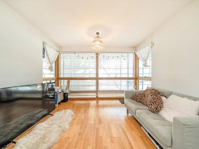 Appleford Road, London W10 1 bed flat to rent £2,250 pcm £519 pw