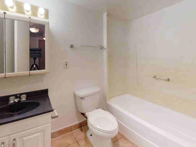 Applegate Apartments Studio Apartment for Rent at 1500 North Lockwood Ridge Road, Sarasota, FL 34237