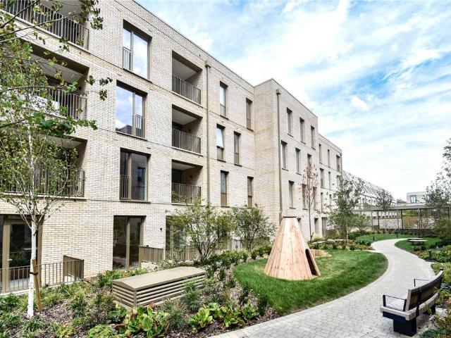 Appleton Way, Eddington, Cambridge, CB3 1 bed apartment to rent £1,850 pcm £427 pw