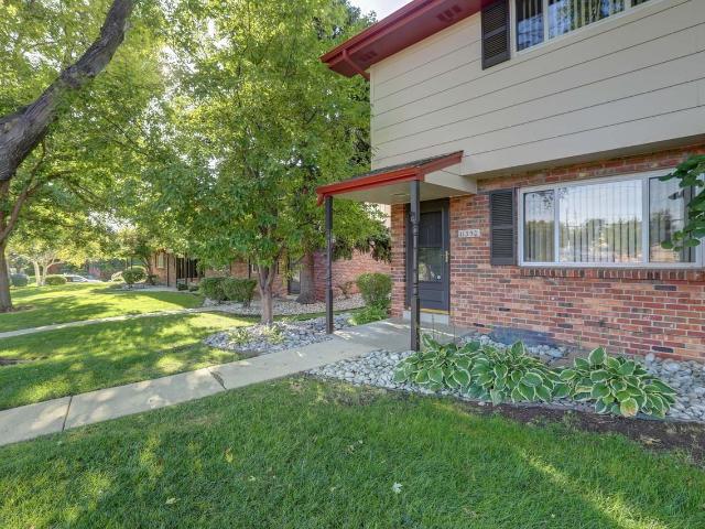Applewood Crest Townhomes & Apartments 2 Bedroom Apartment for Rent at 11280 W 20th Ave, Lakewood, CO 80215 Applewood