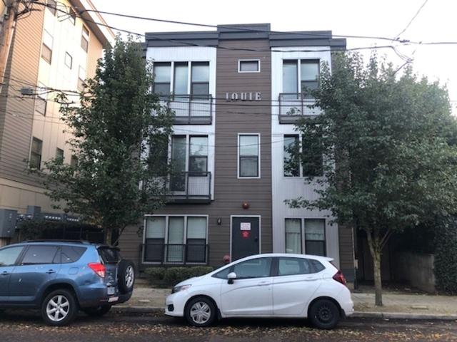 Apply the same day you view and receive the first month free rent on a 13 Studio Apartment for Rent at 312 Ne Monroe St, Portland, OR 97212 Eliot