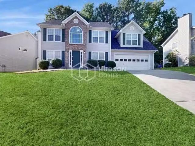 APPLY NOW! 882 Simon Park Cir