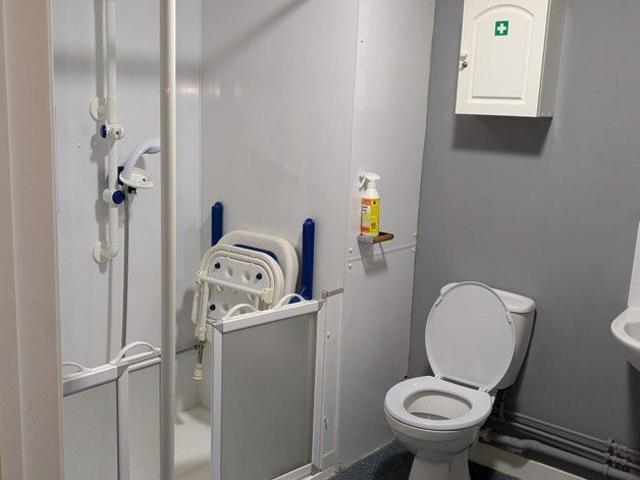 APPLY ONLINE Harlequin Court 2 Bed Flat with walk in shower, Neath centre