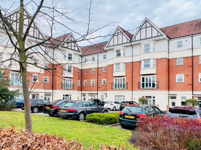 Apprentice Drive, Colchester CO4, 2 bed flat to rent, £1,125 pcm | PrimeLocation