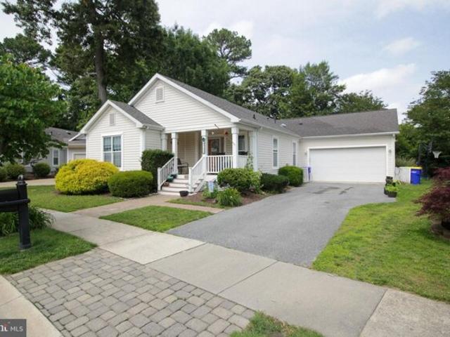 Approach Way Unit,long Neck, Home For Sale