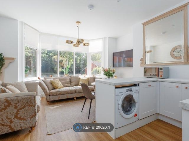 Approach Road, Poole BH14, 2 bed flat to rent, £1,850 pcm | PrimeLocation