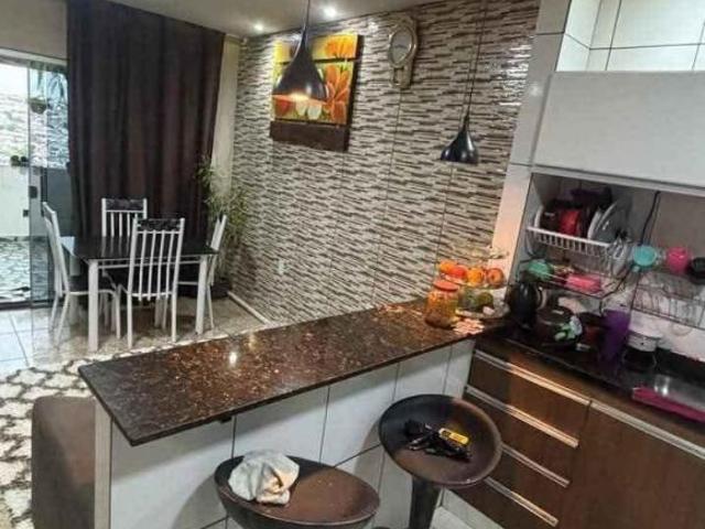 Apresento esta excelente casa no bairro Várzea das Flores, em Betim/MG