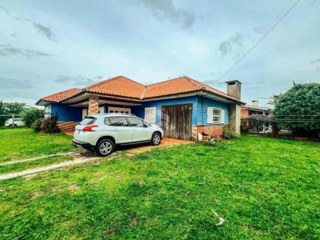 Apresentamos esta casa de 4 dormitórios em Atlântida