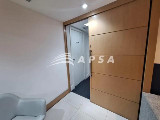 Apresentamos um andar comercial de 280m² para aluguel, perfeito para empresas que buscam estrutura