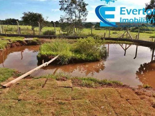 Apresentamos uma oportunidade única de investimento em uma linda chácara com 20.000 m², localizada a