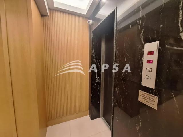 Apresentamos uma sala comercial recém reformada para aluguel, perfeita para quem busca um espaço mod