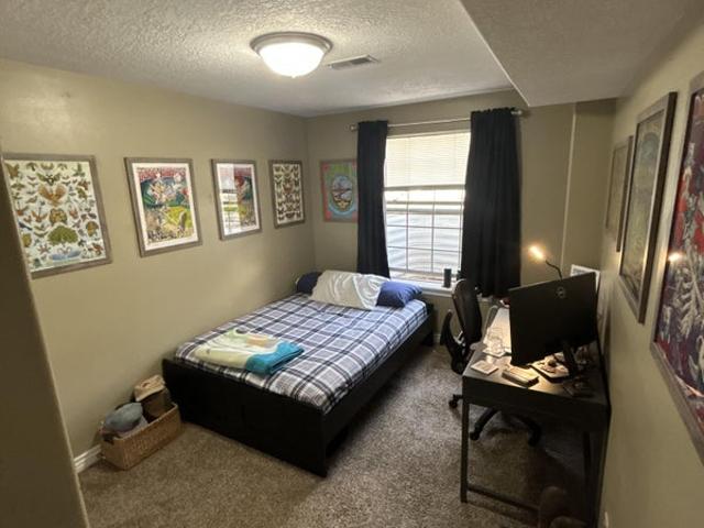 April 1 Move in Holladay