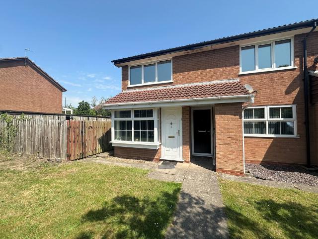 Apsley Croft, Birmingham B38, 2 bed maisonette to rent, £1,100 pcm | PrimeLocation