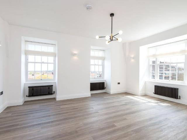 Apsley House, 23 29 Finchley Road, London NW8, 3 bed flat to rent, £5,417 pcm | PrimeLocation
