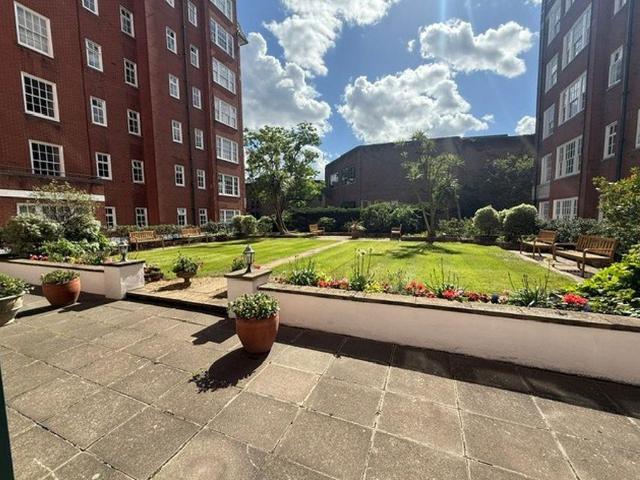 Apsley House, Finchley Road, St Johns. 2 bed apartment to rent £2,999 pcm £692 pw