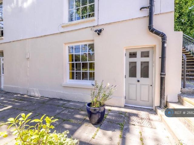 Apsley Villas, Bristol, BS6 2 bed flat to rent £1,800 pcm £415 pw