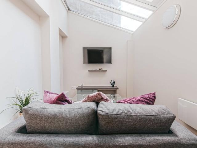 Apt 3, 41 St Paul's #163564 LS1, 1 bed flat to rent, £999 pcm | PrimeLocation