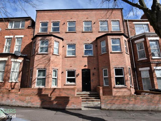 Apt 3, 108 110 Eglantine Avenue, Belfast