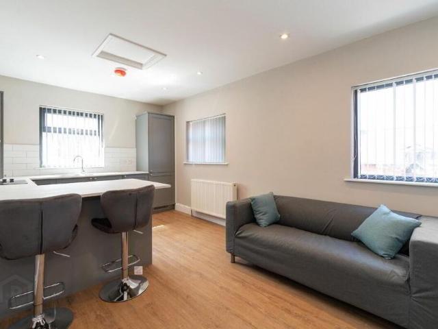 Apt 3, 17 Camden Street, Belfast, BT9 6AT