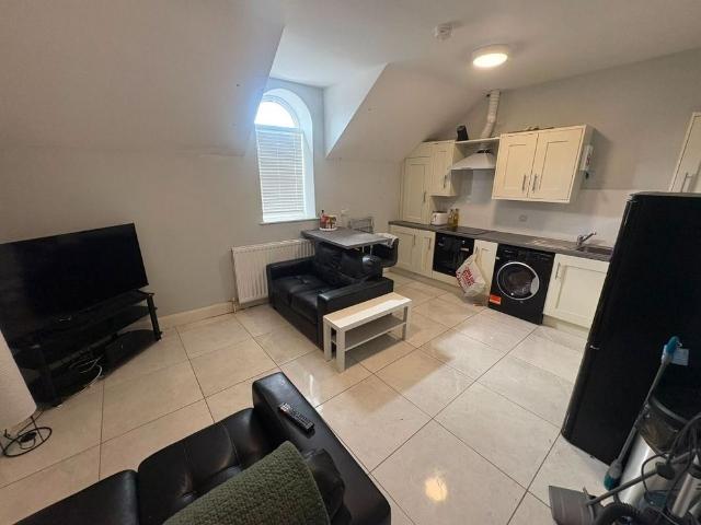 Apt 3, 23 Fitzroy Avenue, Belfast BT7 1HS