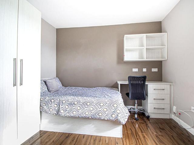 Apt 3, 215 Belle Vue Road #152379 LS3, Studio to rent, £749 pcm | PrimeLocation