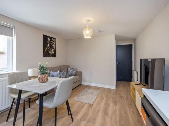 Apt 3, 27 Camden Street, Belfast BT9 6AT